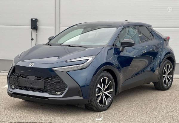 Zaļš Toyota C-HR 2024 Panevēža, ar dzinēja tilpumu 0.00 L un nobraukumu 17 tūkst. km par 28450 €, foto 2 vietnē AUTOMOTO.COM.LV