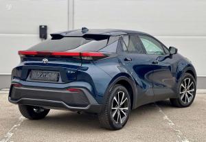 Zaļš Toyota C-HR 2024 Panevēža, ar dzinēja tilpumu 0.00 L un nobraukumu 17 tūkst. km par 28450 €, foto 4 vietnē AUTOMOTO.COM.LV