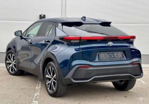 Zaļš Toyota C-HR 2024 Panevēža, ar dzinēja tilpumu 0.00 L un nobraukumu 17 tūkst. km par 28450 €, foto 5 vietnē AUTOMOTO.COM.LV
