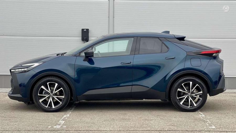 Zaļš Toyota C-HR 2024 Panevēža, ar dzinēja tilpumu 0.00 L un nobraukumu 17 tūkst. km par 28450 €, foto 6 vietnē AUTOMOTO.COM.LV