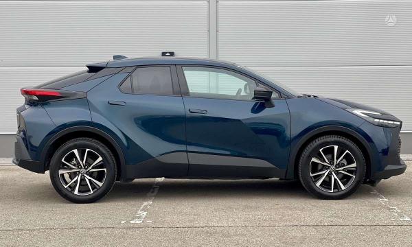 Zaļš Toyota C-HR 2024 Panevēža, ar dzinēja tilpumu 0.00 L un nobraukumu 17 tūkst. km par 28450 €, foto 6 vietnē AUTOMOTO.COM.LV