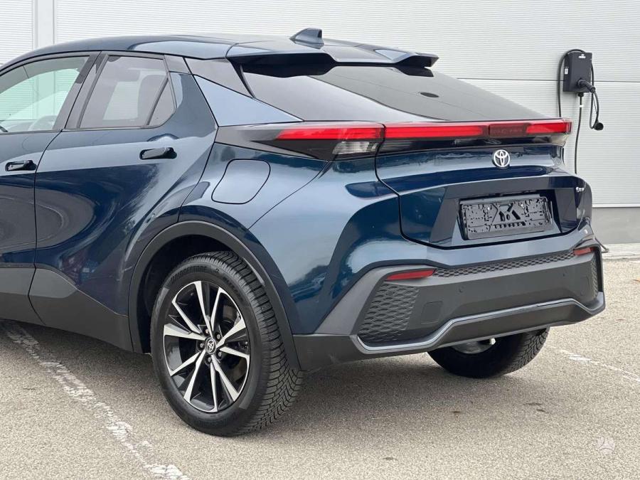 Zaļš Toyota C-HR 2024 Panevēža, ar dzinēja tilpumu 0.00 L un nobraukumu 17 tūkst. km par 28450 €, foto 15 vietnē AUTOMOTO.COM.LV