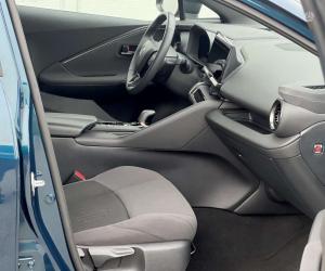 Zaļš Toyota C-HR 2024 Panevēža, ar dzinēja tilpumu 0.00 L un nobraukumu 17 tūkst. km par 28450 €, foto 25 vietnē AUTOMOTO.COM.LV