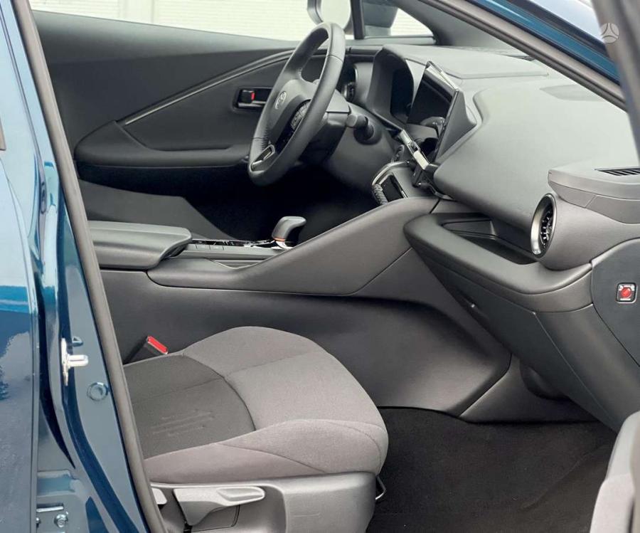 Zaļš Toyota C-HR 2024 Panevēža, ar dzinēja tilpumu 0.00 L un nobraukumu 17 tūkst. km par 28450 €, foto 25 vietnē AUTOMOTO.COM.LV