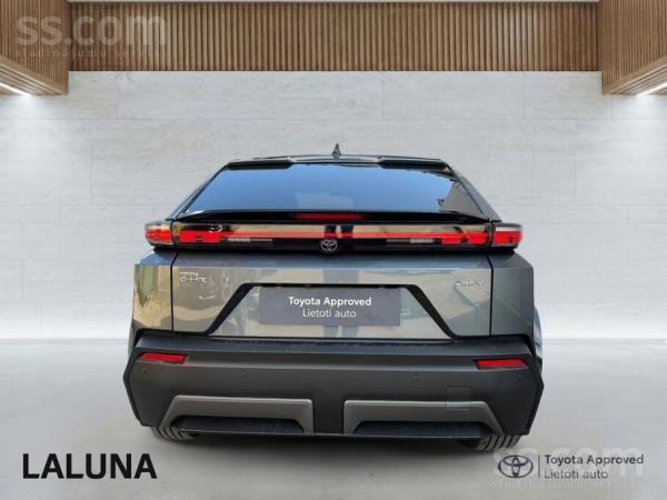 Зеленый Тойота C-HR 2026 в Екабпилс, объемом двигателя 1.80 л и пробегом 4 тыс. км за 42900 €, фото 5 на AUTOMOTO.COM.LV