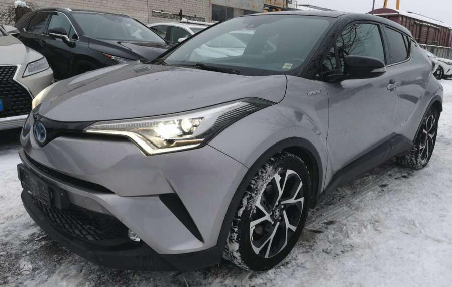 Grey Toyota C-HR 2016 in Vilnius, with an engine capacity of 1.80 L and mileage of 198 thousand km for 13900 €, photo 2 on AUTOMOTO.COM.LV