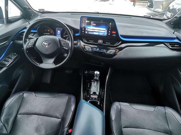 Grey Toyota C-HR 2016 in Vilnius, with an engine capacity of 1.80 L and mileage of 198 thousand km for 13900 €, photo 6 on AUTOMOTO.COM.LV