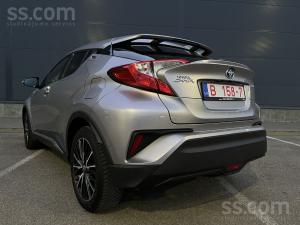 Pelēks Toyota C-HR 2016 Rīga, ar dzinēja tilpumu 1.80 L un nobraukumu 194 tūkst. km par 13900 €, foto 4 vietnē AUTOMOTO.COM.LV