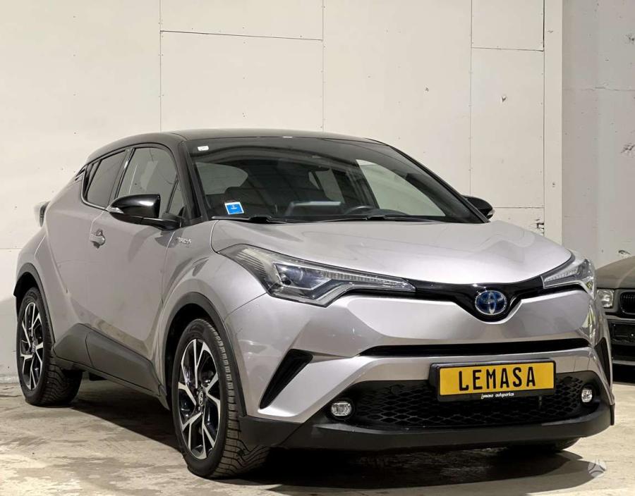 Grey Toyota C-HR 2016 in Klaipeda, with an engine capacity of 1.80 L and mileage of 148 thousand km for 16500 €, photo 6 on AUTOMOTO.COM.LV