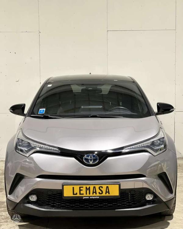Pelēks Toyota C-HR 2016 Klaipėda, ar dzinēja tilpumu 1.80 L un nobraukumu 148 tūkst. km par 16500 €, foto 9 vietnē AUTOMOTO.COM.LV