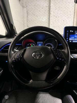 Grey Toyota C-HR 2016 in Klaipeda, with an engine capacity of 1.80 L and mileage of 148 thousand km for 16500 €, photo 17 on AUTOMOTO.COM.LV