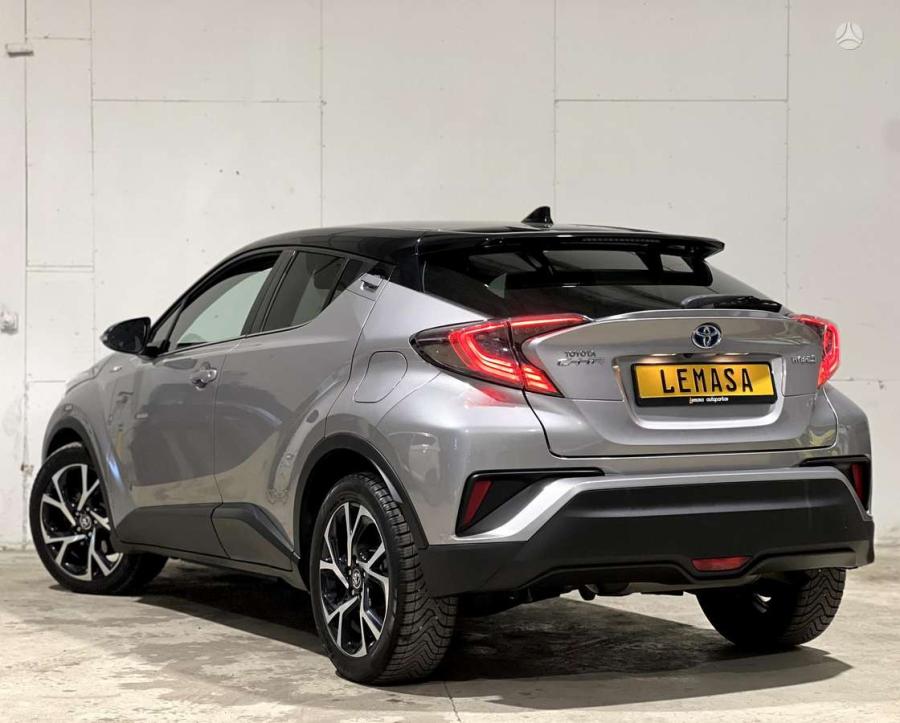 Grey Toyota C-HR 2016 in Klaipeda, with an engine capacity of 1.80 L and mileage of 148 thousand km for 16500 €, photo 18 on AUTOMOTO.COM.LV