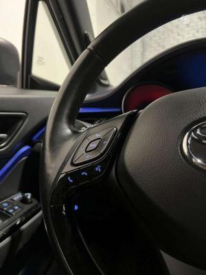 Grey Toyota C-HR 2016 in Klaipeda, with an engine capacity of 1.80 L and mileage of 148 thousand km for 16500 €, photo 21 on AUTOMOTO.COM.LV