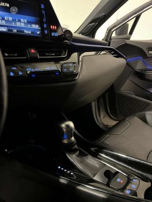 Grey Toyota C-HR 2016 in Klaipeda, with an engine capacity of 1.80 L and mileage of 148 thousand km for 16500 €, photo 27 on AUTOMOTO.COM.LV