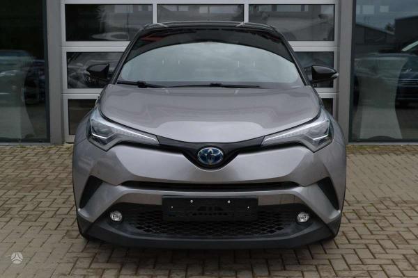 Серый Тойота C-HR 2016 в Вильнюс, объемом двигателя 1.80 л и пробегом 171 тыс. км за 16500 €, фото 3 на AUTOMOTO.COM.LV
