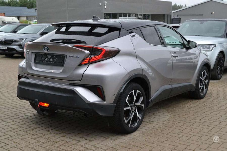 Pelēks Toyota C-HR 2016 Viļņa, ar dzinēja tilpumu 1.80 L un nobraukumu 171 tūkst. km par 16500 €, foto 7 vietnē AUTOMOTO.COM.LV