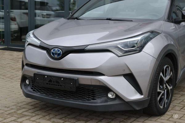 Серый Тойота C-HR 2016 в Вильнюс, объемом двигателя 1.80 л и пробегом 171 тыс. км за 16500 €, фото 9 на AUTOMOTO.COM.LV