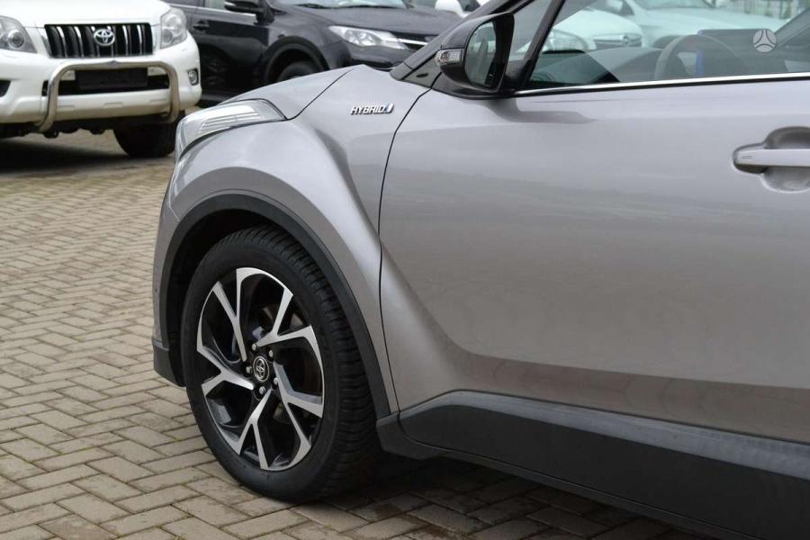 Pelēks Toyota C-HR 2016 Viļņa, ar dzinēja tilpumu 1.80 L un nobraukumu 171 tūkst. km par 16500 €, foto 12 vietnē AUTOMOTO.COM.LV