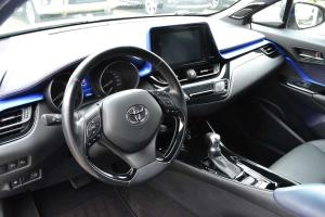 Pelēks Toyota C-HR 2016 Viļņa, ar dzinēja tilpumu 1.80 L un nobraukumu 171 tūkst. km par 16500 €, foto 22 vietnē AUTOMOTO.COM.LV
