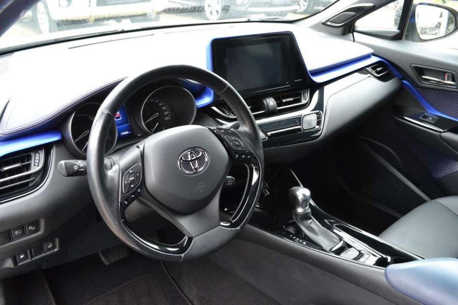 Pelēks Toyota C-HR 2016 Viļņa, ar dzinēja tilpumu 1.80 L un nobraukumu 171 tūkst. km par 16500 €, foto 22 vietnē AUTOMOTO.COM.LV