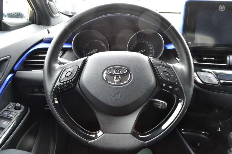 Pelēks Toyota C-HR 2016 Viļņa, ar dzinēja tilpumu 1.80 L un nobraukumu 171 tūkst. km par 16500 €, foto 25 vietnē AUTOMOTO.COM.LV
