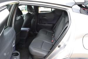 Pelēks Toyota C-HR 2016 Viļņa, ar dzinēja tilpumu 1.80 L un nobraukumu 171 tūkst. km par 16500 €, foto 31 vietnē AUTOMOTO.COM.LV