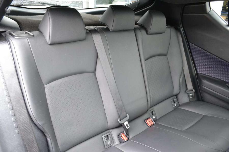 Pelēks Toyota C-HR 2016 Viļņa, ar dzinēja tilpumu 1.80 L un nobraukumu 171 tūkst. km par 16500 €, foto 35 vietnē AUTOMOTO.COM.LV