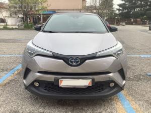 Серый Тойота C-HR 2017 в Даугавпилс, объемом двигателя 1.80 л и пробегом 120 тыс. км за 14900 €, фото 1 на AUTOMOTO.COM.LV