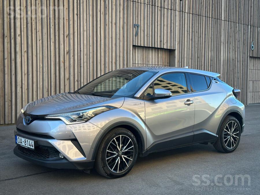 Серый Тойота C-HR 2017 в Рига, объемом двигателя 1.80 л и пробегом 83 тыс. км за 17700 €, фото 4 на AUTOMOTO.COM.LV