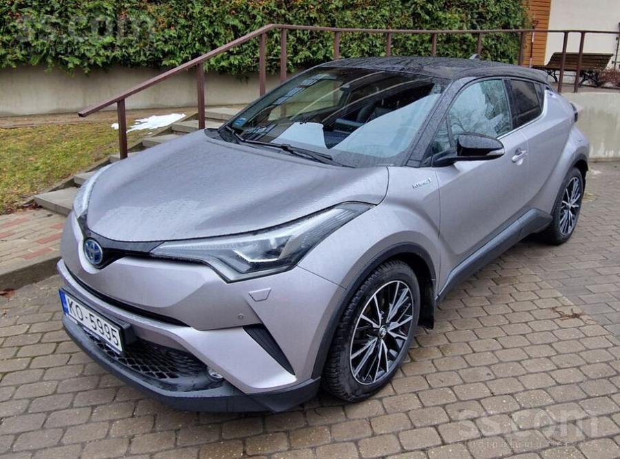 Серый Тойота C-HR 2017 в Рига, объемом двигателя 1.80 л и пробегом 89 тыс. км за 18800 €, фото 1 на AUTOMOTO.COM.LV