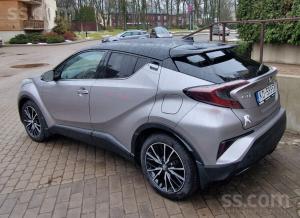 Серый Тойота C-HR 2017 в Рига, объемом двигателя 1.80 л и пробегом 89 тыс. км за 18800 €, фото 3 на AUTOMOTO.COM.LV