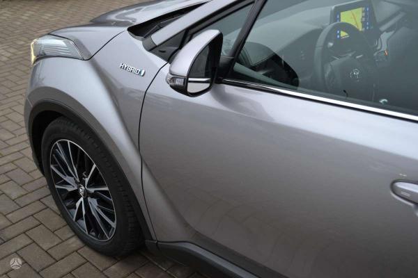 Pelēks Toyota C-HR 2017 Viļņa, ar dzinēja tilpumu 1.80 L un nobraukumu 213 tūkst. km par 15500 €, foto 11 vietnē AUTOMOTO.COM.LV