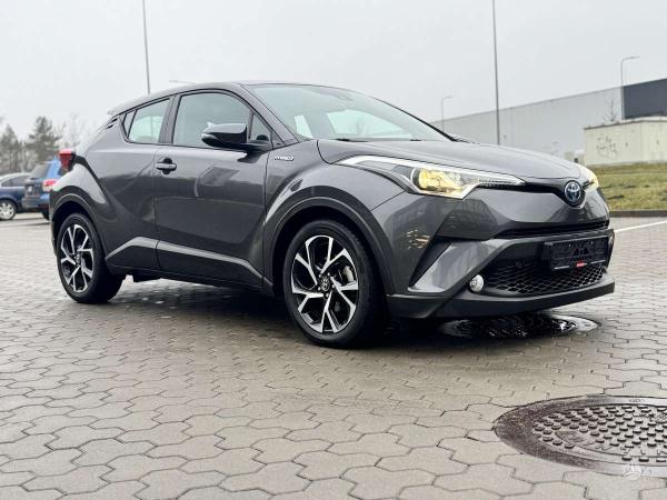 Grey Toyota C-HR 2017 in Vilnius, with an engine capacity of 1.80 L and mileage of 115 thousand km for 16850 €, photo 4 on AUTOMOTO.COM.LV