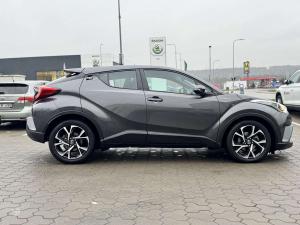 Серый Тойота C-HR 2017 в Вильнюс, объемом двигателя 1.80 л и пробегом 115 тыс. км за 16850 €, фото 9 на AUTOMOTO.COM.LV