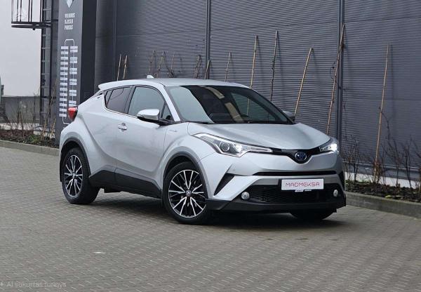 Серый Тойота C-HR 2017 в Вильнюс, объемом двигателя 1.80 л и пробегом 207 тыс. км за 15000 €, фото 1 на AUTOMOTO.COM.LV