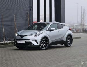 Grey Toyota C-HR 2017 in Vilnius, with an engine capacity of 1.80 L and mileage of 207 thousand km for 15000 €, photo 4 on AUTOMOTO.COM.LV