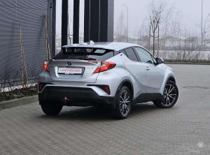 Grey Toyota C-HR 2017 in Vilnius, with an engine capacity of 1.80 L and mileage of 207 thousand km for 15000 €, photo 9 on AUTOMOTO.COM.LV