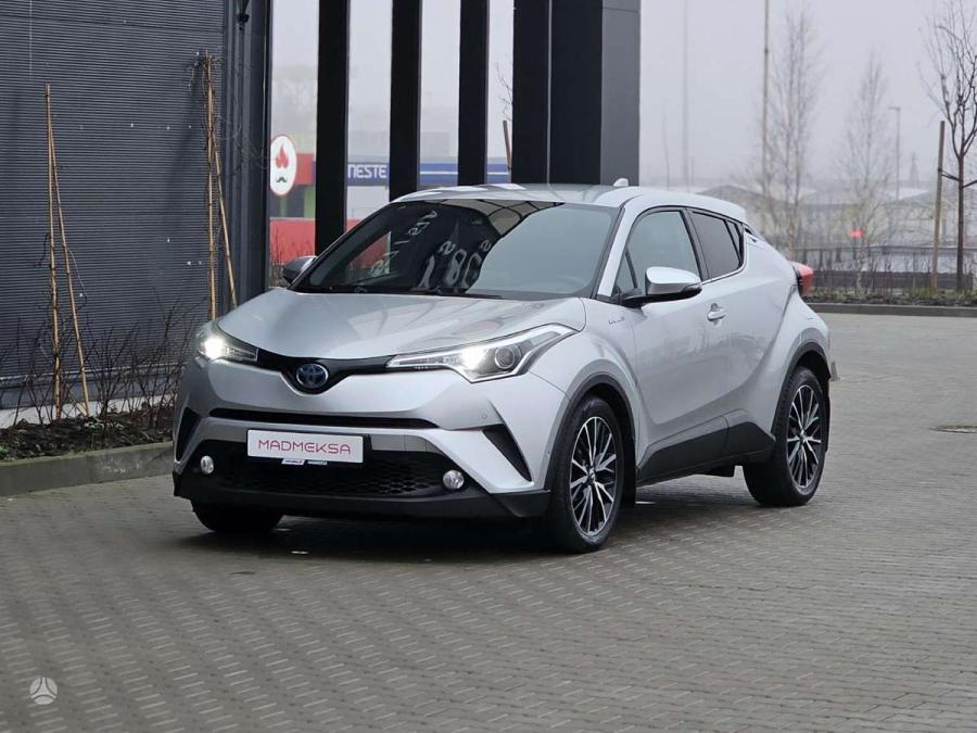 Grey Toyota C-HR 2017 in Vilnius, with an engine capacity of 1.80 L and mileage of 207 thousand km for 15000 €, photo 12 on AUTOMOTO.COM.LV