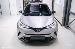 Grey Toyota C-HR 2017 in Kaunas, with an engine capacity of 1.80 L and mileage of 213 thousand km for 15250 €, photo 2 on AUTOMOTO.COM.LV