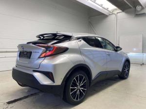 Pelēks Toyota C-HR 2017 Radviliškis, ar dzinēja tilpumu 1.80 L un nobraukumu 140 tūkst. km par 15450 €, foto 3 vietnē AUTOMOTO.COM.LV