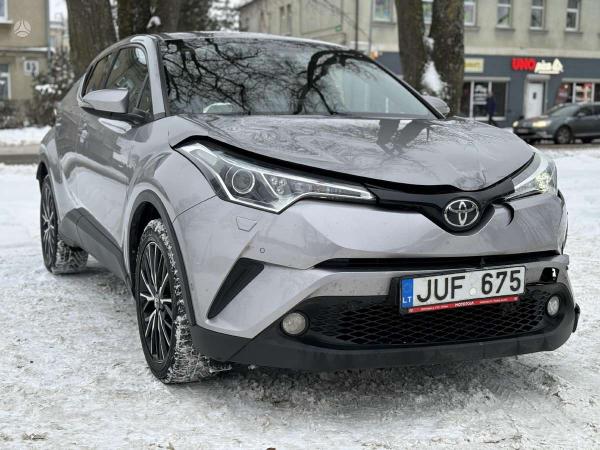 Pelēks Toyota C-HR 2017 Ukmergė, ar dzinēja tilpumu 1.20 L un nobraukumu 103 tūkst. km par 8400 €, foto 2 vietnē AUTOMOTO.COM.LV