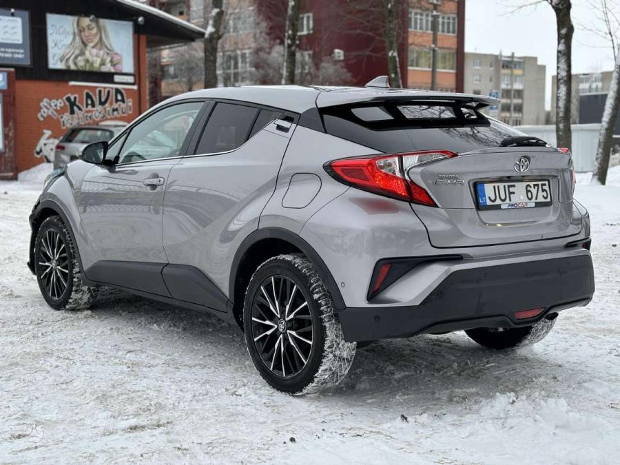 Grey Toyota C-HR 2017 in Ukmerge, with an engine capacity of 1.20 L and mileage of 103 thousand km for 8400 €, photo 6 on AUTOMOTO.COM.LV