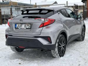 Grey Toyota C-HR 2017 in Ukmerge, with an engine capacity of 1.20 L and mileage of 103 thousand km for 8400 €, photo 7 on AUTOMOTO.COM.LV