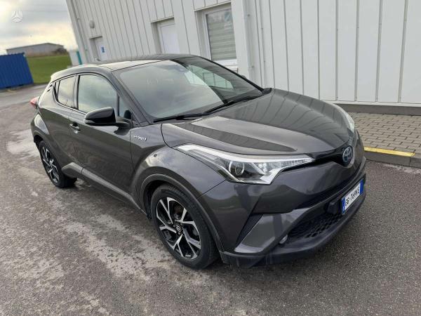 Серый Тойота C-HR 2017 в Утена, объемом двигателя 1.80 л и пробегом 145 тыс. км за 13900 €, фото 1 на AUTOMOTO.COM.LV