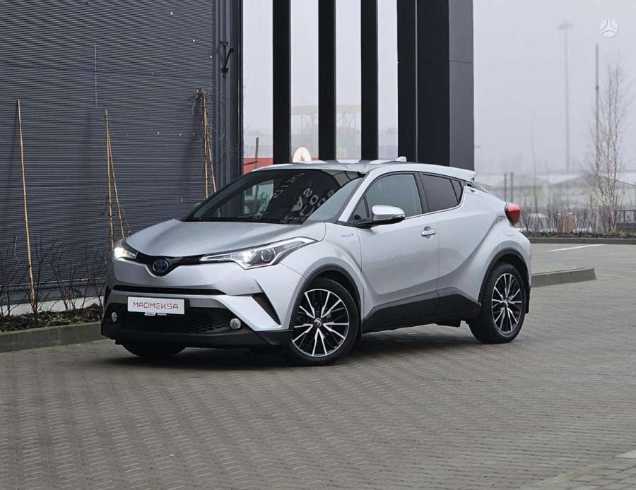 Grey Toyota C-HR 2017 in Vilnius, with an engine capacity of 1.80 L and mileage of 207 thousand km for 14900 €, photo 14 on AUTOMOTO.COM.LV