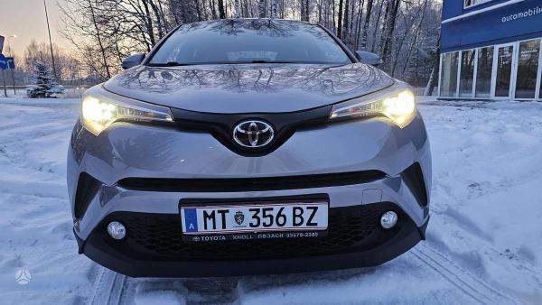 Серый Тойота C-HR 2017 в Каунас, объемом двигателя 1.20 л и пробегом 67 тыс. км за 12490 €, фото 2 на AUTOMOTO.COM.LV