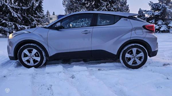 Серый Тойота C-HR 2017 в Каунас, объемом двигателя 1.20 л и пробегом 67 тыс. км за 12490 €, фото 6 на AUTOMOTO.COM.LV