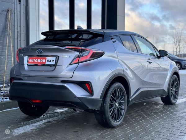 Pelēks Toyota C-HR 2017 Viļņa, ar dzinēja tilpumu 1.80 L un nobraukumu 76 tūkst. km par 17450 €, foto 5 vietnē AUTOMOTO.COM.LV