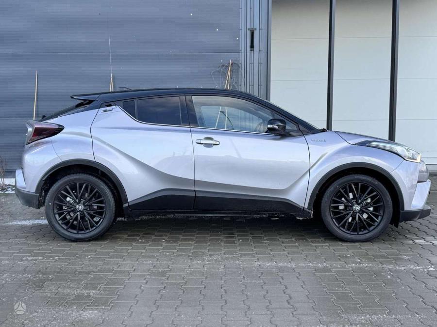 Pelēks Toyota C-HR 2017 Viļņa, ar dzinēja tilpumu 1.80 L un nobraukumu 76 tūkst. km par 17450 €, foto 9 vietnē AUTOMOTO.COM.LV