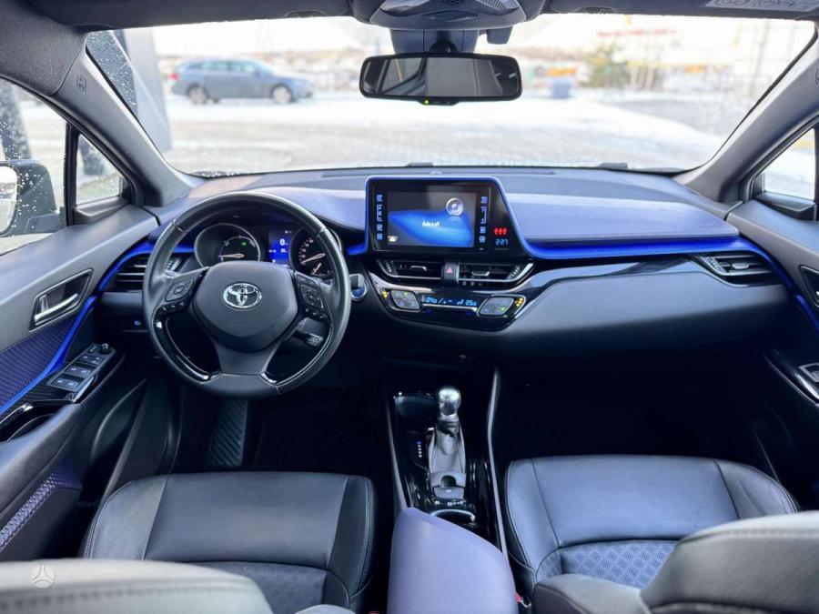 Pelēks Toyota C-HR 2017 Viļņa, ar dzinēja tilpumu 1.80 L un nobraukumu 76 tūkst. km par 17450 €, foto 12 vietnē AUTOMOTO.COM.LV